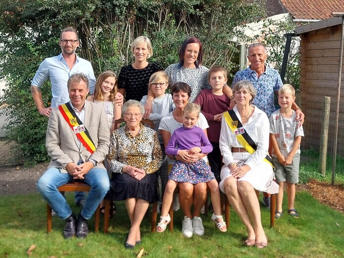 Maria viert honderdste verjaardag in Merendree | Deinze | hln.be