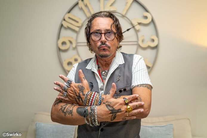 Tony (60) ging viraal als lookalike van Johnny Depp: “Soms staan ze ...