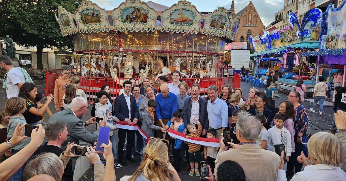 Leuven Kermis plechtig geopend met rit op de paardenmolen: “De octopus straks is andere koek ...