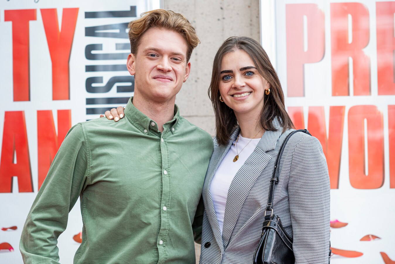 Els De Schepper met wandelstok op musicalpremière van ‘Pretty Woman ...