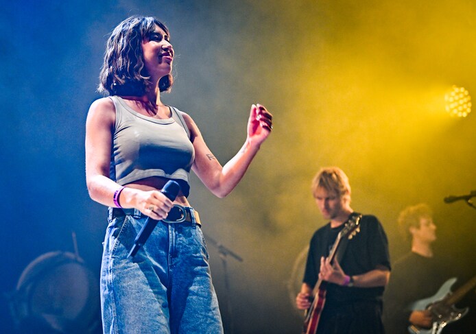 Is MEAU klaar voor haar grootste concert in Vlaanderen? Zangeres staat ...