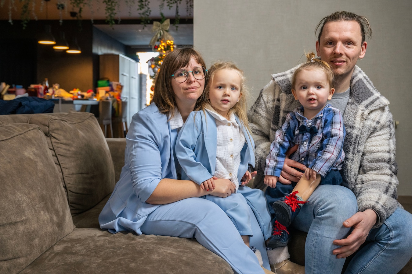 Grote zus Eljona (4) had maar één kerstwens: “Geen cadeaus, als Jonael ...