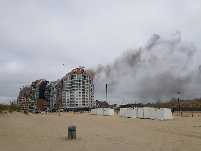 Appartement tijdelijk onbewoonbaar na uitslaande brand op Zeedijk in ...
