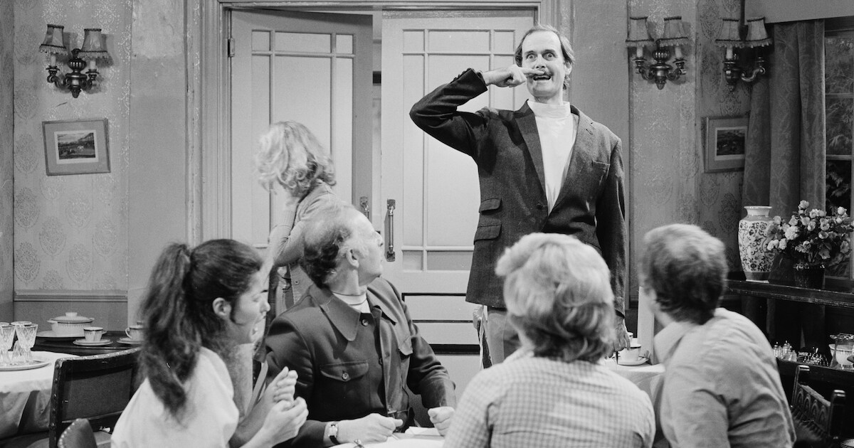 “Don’t mention the war” uit ‘Fawlty Towers’ komt in de Van Dale | TV ...