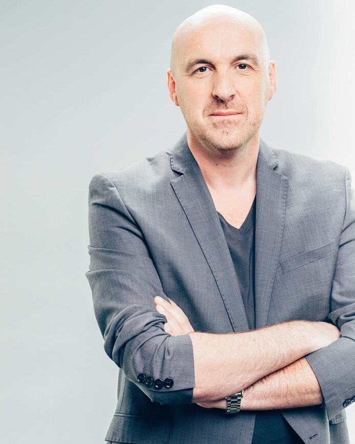 Eric Goens sluit bekende Vlaming 24 uur op in een huis | TV | hln.be