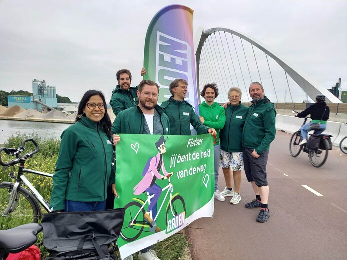 Groen applaudisseert op Hoogmolenbrug voor fietsers | Schoten | hln.be