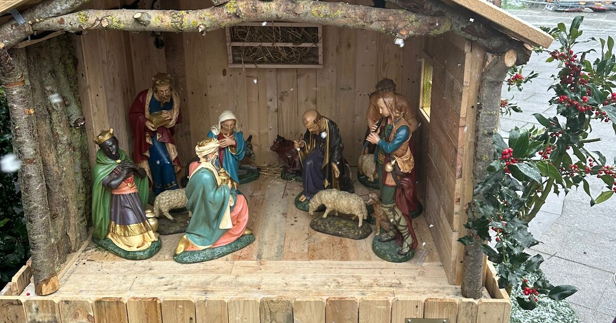 Sint-Michielskerk heeft nieuwe kerststal, nadat de vorige uitbrandde ...