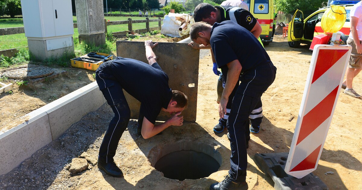 76-jarige valt vijf meter diep in rioolput | Herent | HLN.be