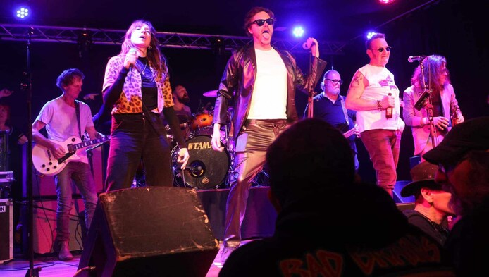 KIJK. Kortrijkse punk rock invasie met Definitivos en Sandinistas ...