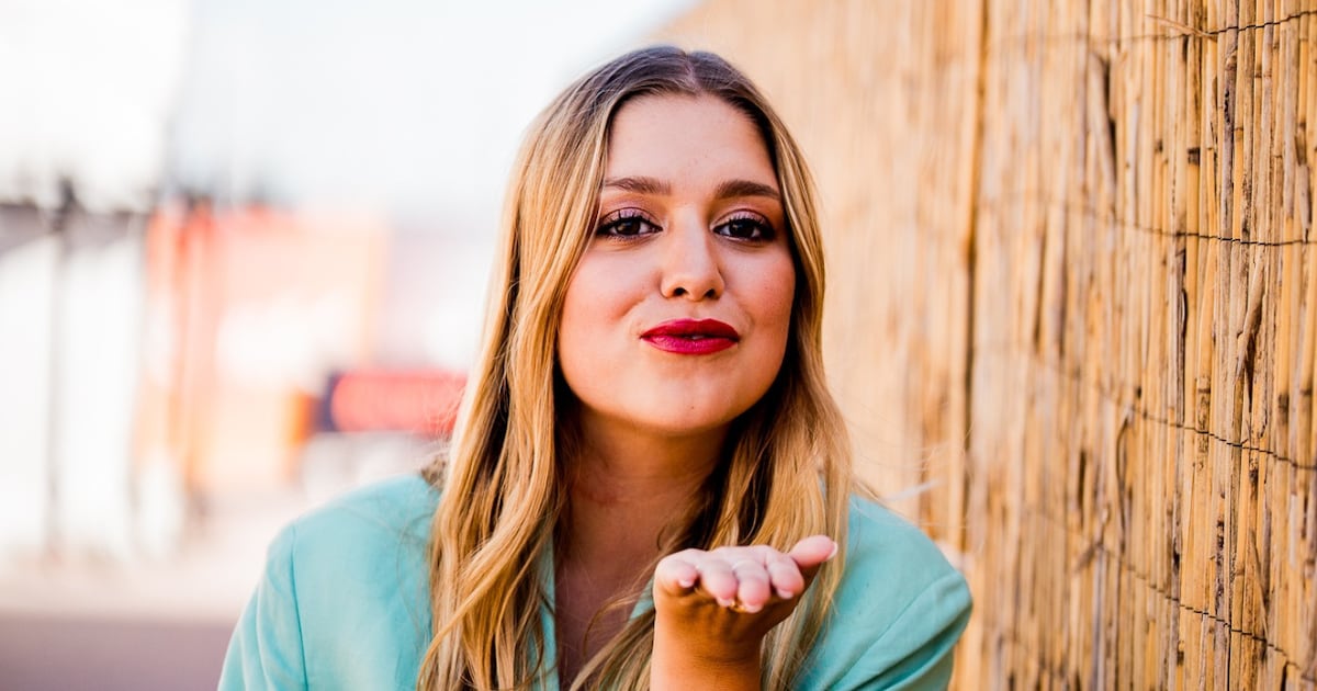 Zita Wauters ‘valt met de doos in huis’ in ‘Iedereen beroemd’ en geeft daarbij 500 euro weg aan ...