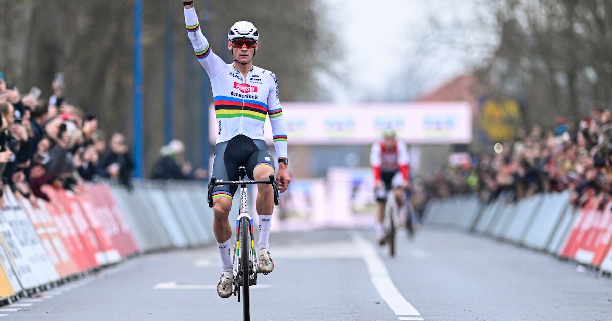 Nu al bijna twee jaar onklopbaar in het veld: Mathieu van der Poel zet ...