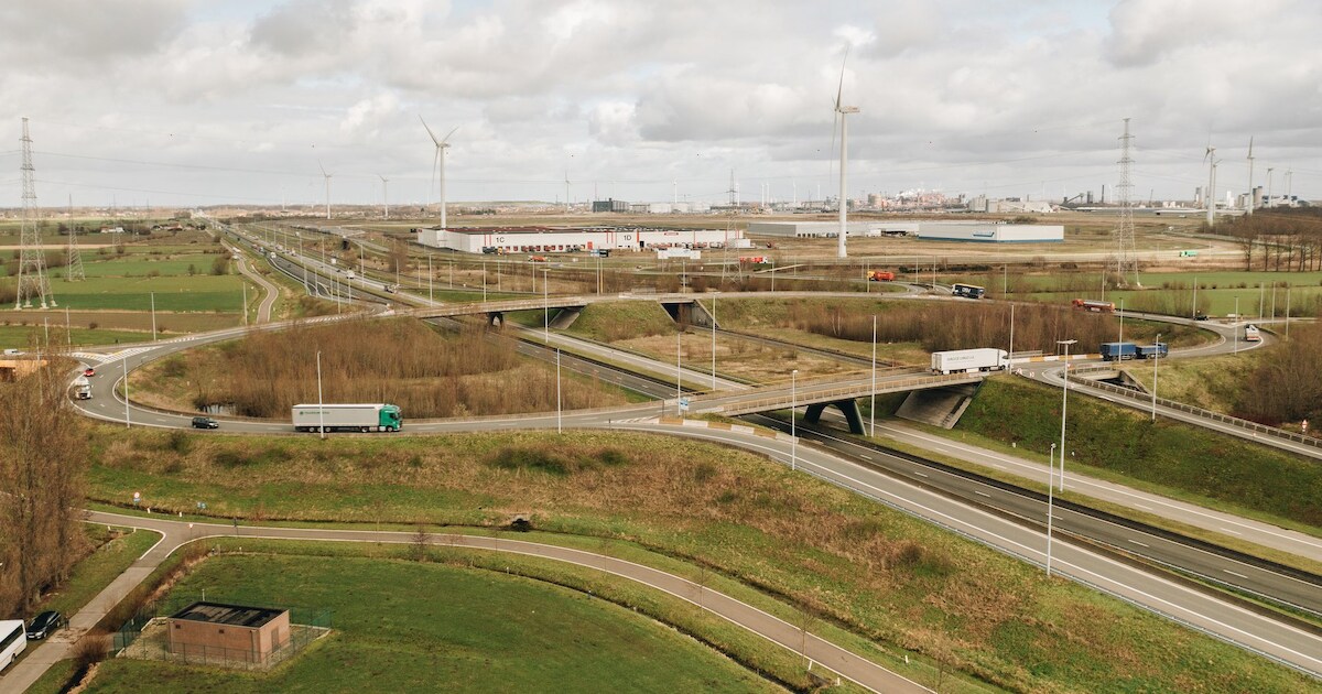 Motard naar ziekenhuis na ongeval vlak bij Ovaal van Wippelgem | Regio ...