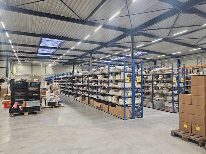 De Gele Flamingo opent nieuw magazijn in Rijkevorsel: “Het blijft soms ...