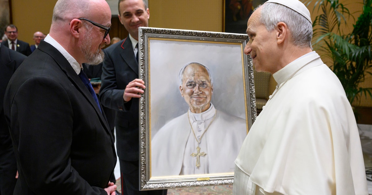 Tom (51) uit Ronse verrast de paus in het Vaticaan met zelfgemaakt ...