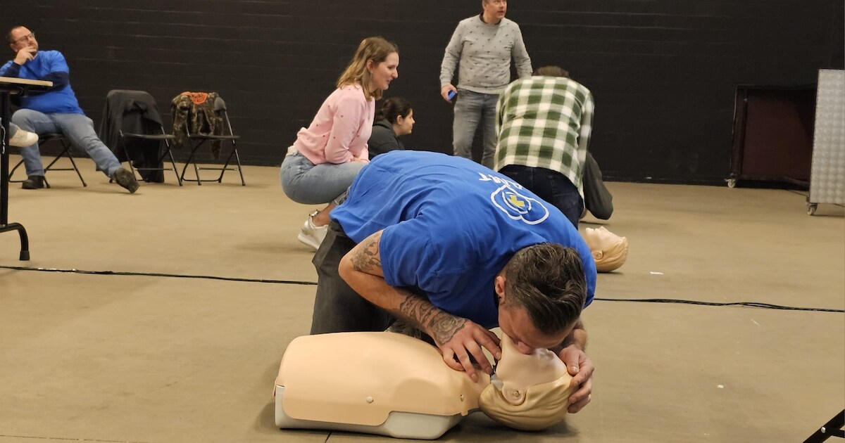 Leren reanimeren én geld inzamelen: Reanimatie Battle van JCI groot ...