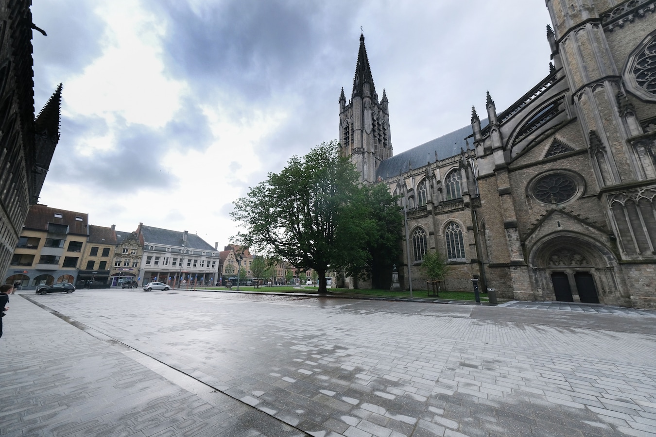 Sint-Maartenskathedraal opnieuw toegankelijk langs Sint-Maartensplein ...