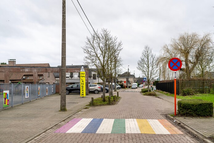 N-VA dringt aan op verlenging voetpaden aan gemeenteschool De Klinker ...