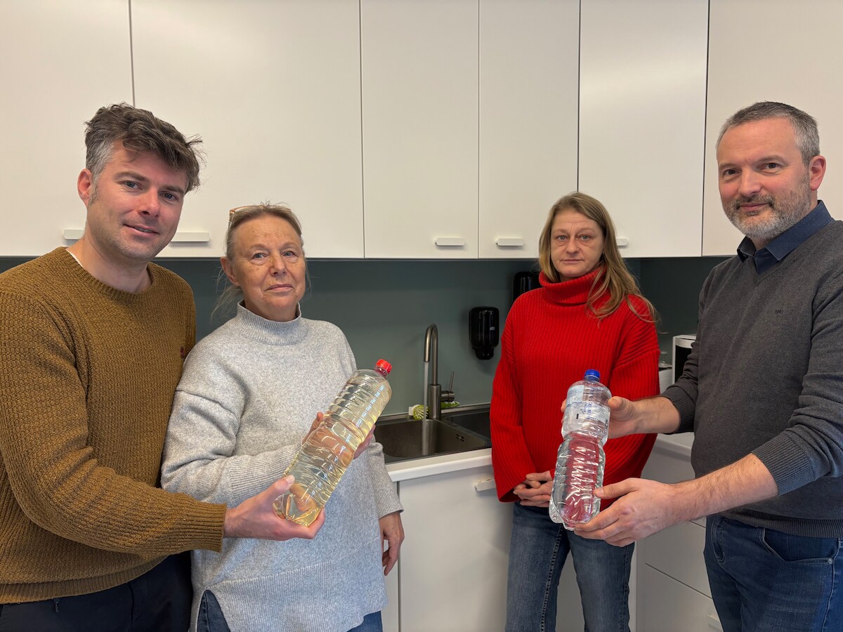Bruin water bezorgt inwoners van Zelzate al ruim een jaar kopzorgen ...