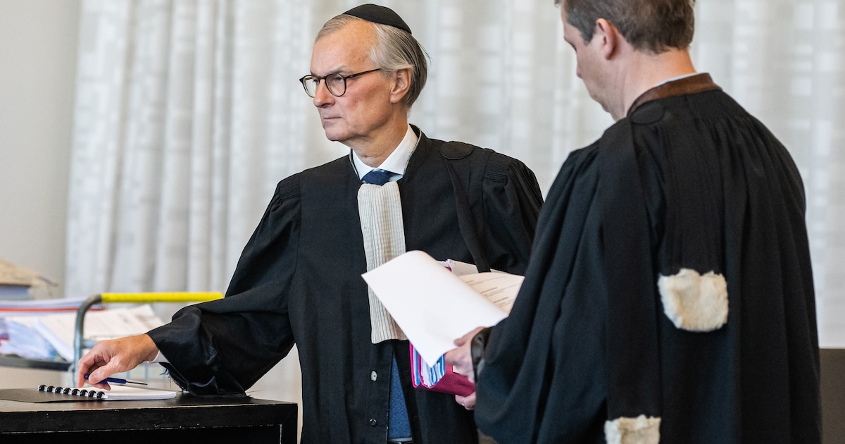 Advocaat Hans Rieder over waarom hij een keppeltje draagt in de ...