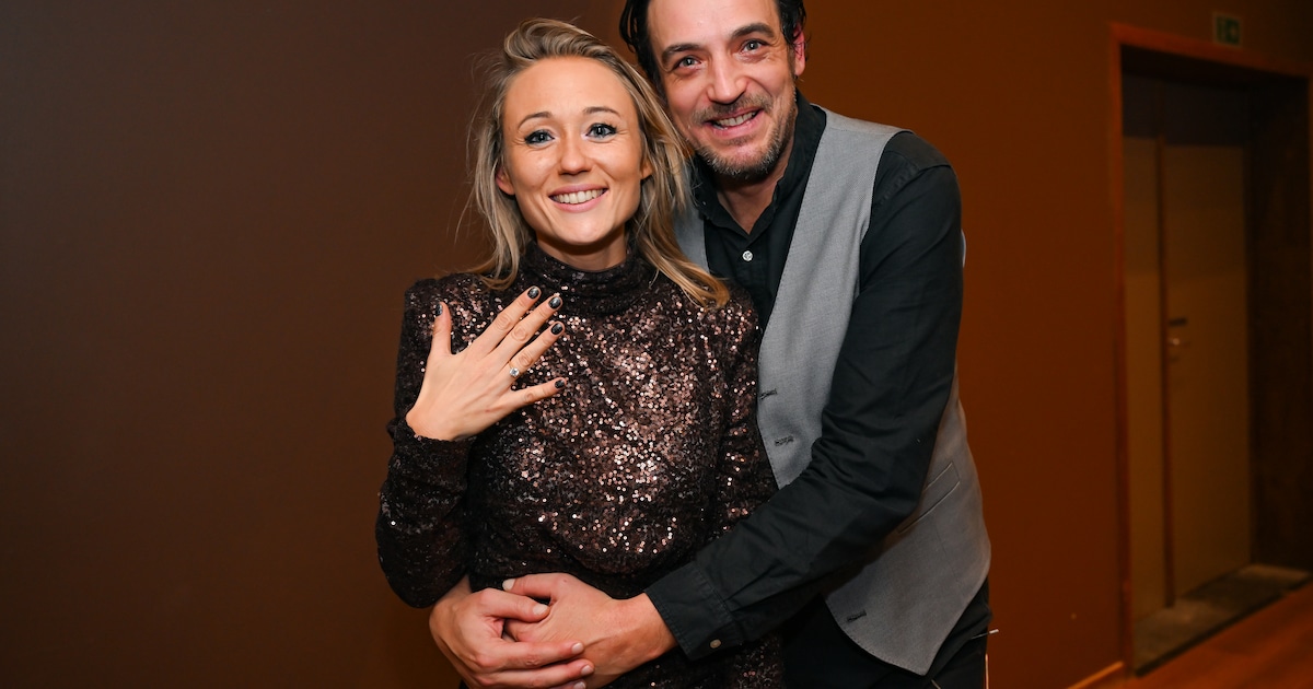 “Of mijn mama naar ons huwelijk zal komen?”: Dylan, zoon van Wendy Van Wanten, gaat trouwen met ...