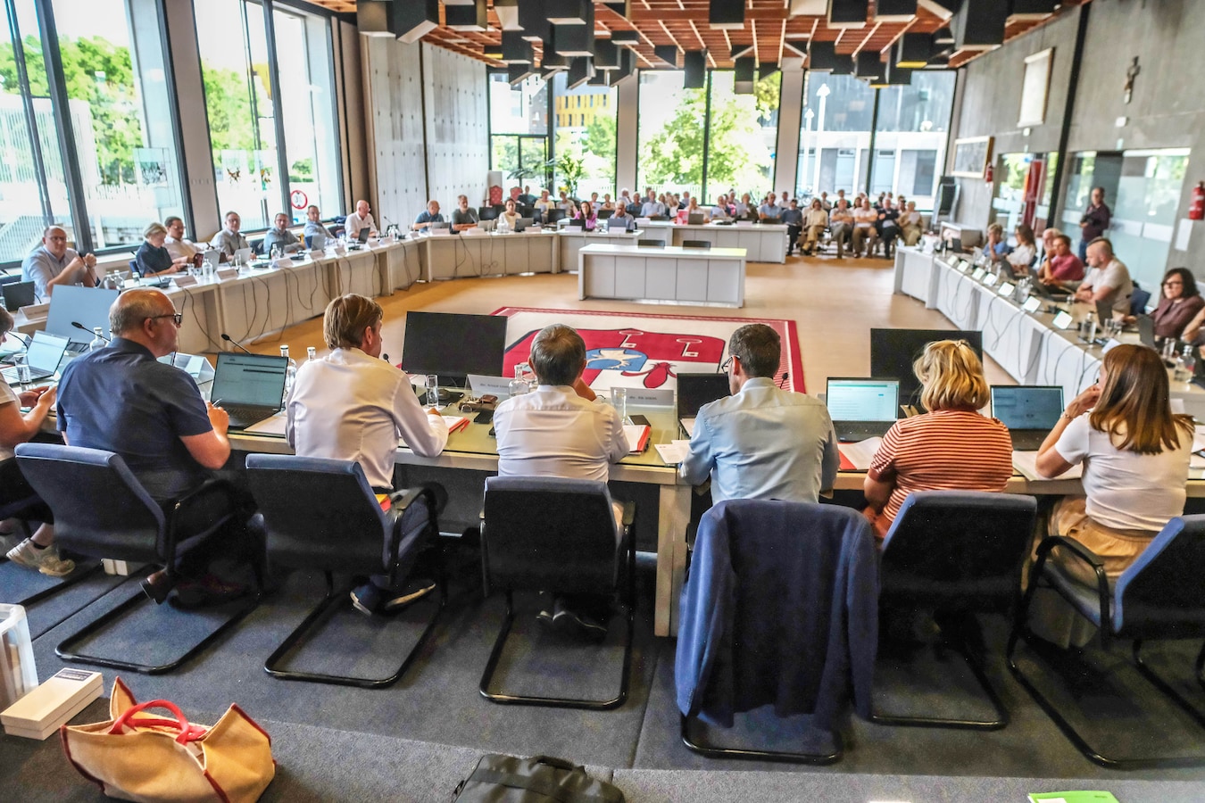 Stad sluit convenant af met jeugdhuis Jakkedoe: “Subsidie komt er pas ...