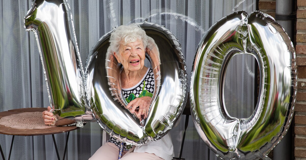 Actrice Alice Toen blaast 100 kaarsjes uit: “Ik heb een tijd en een ...