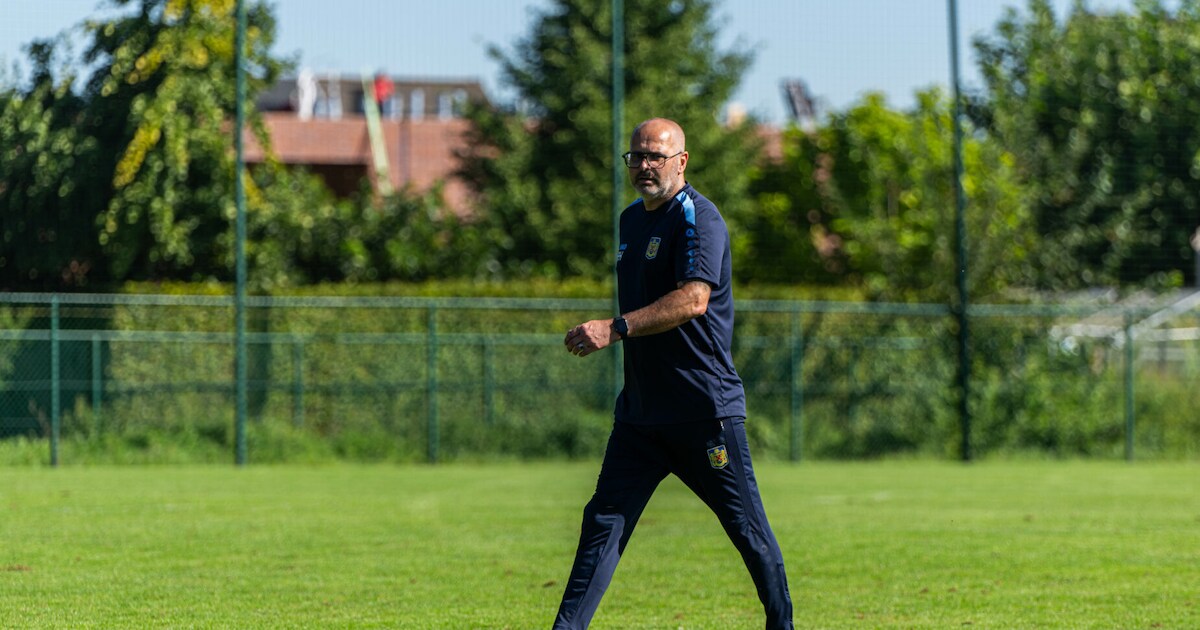 In volle supportersstorm moeten Eric Hellemons en Flavien Le Postollec ...