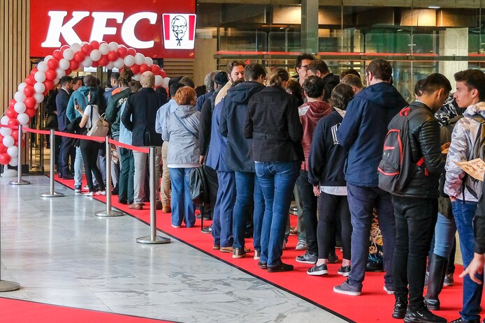 KFC moet volgend jaar sluiten en eist 7 miljoen euro van MIVB en ...