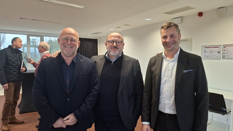 Van Afrika tot Ronse: blij weerzien tussen Michaux en ministers Crucke ...