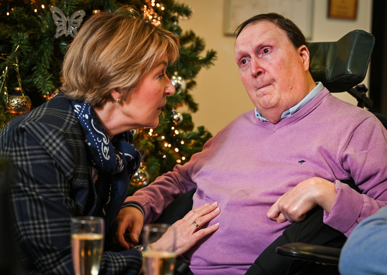 Chris (63) woont al 34 jaar in het rusthuis na ongeval met hersenschade ...