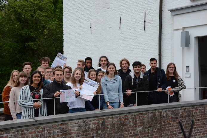 Leerlingen KA Beveren stippelen nieuwe erfgoedwandeling uit | Beveren ...