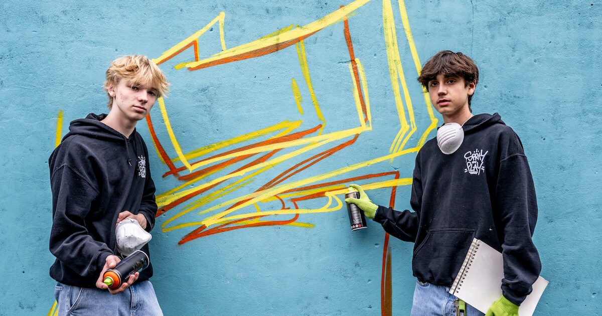 Ian en Samuel zorgen voor eerste graffitimuur in Ros Beiaardstad ...
