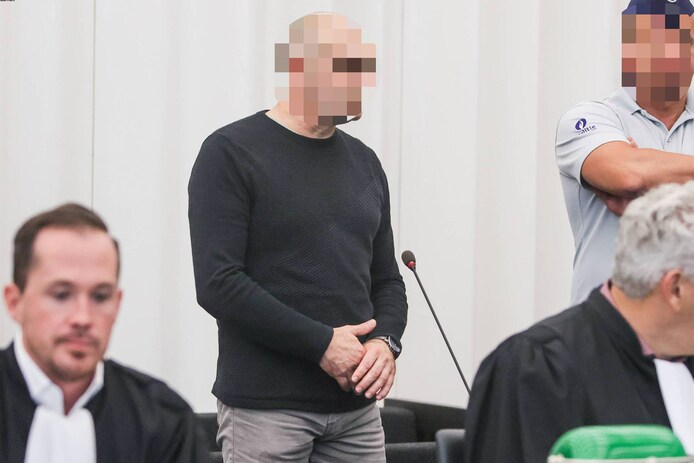 ASSISEN. “Drugs, drank, uitgaan. Sally en papa maakten elkaar zot” | De ...