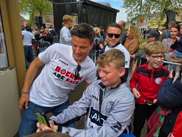 KIJK. Zulte huldigt voetbalhelden van rood-groen: “Boeren are back ...