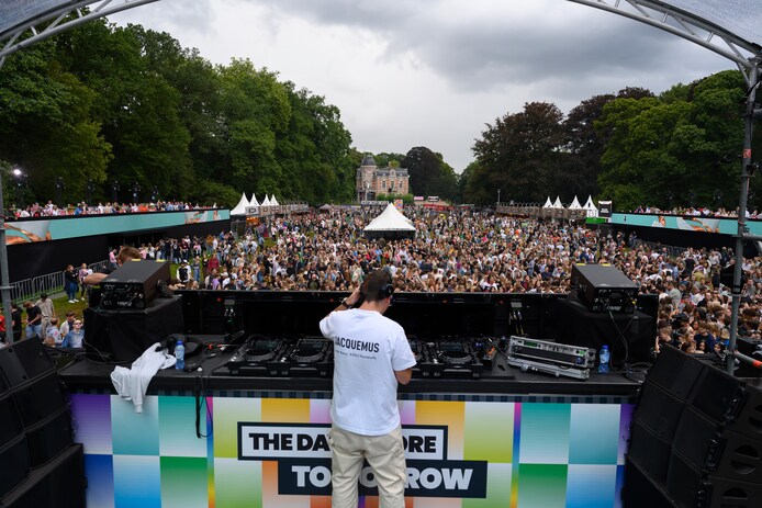 IN BEELD. 18.000 feestneuzen gaan los op tiende editie van ‘The Day ...