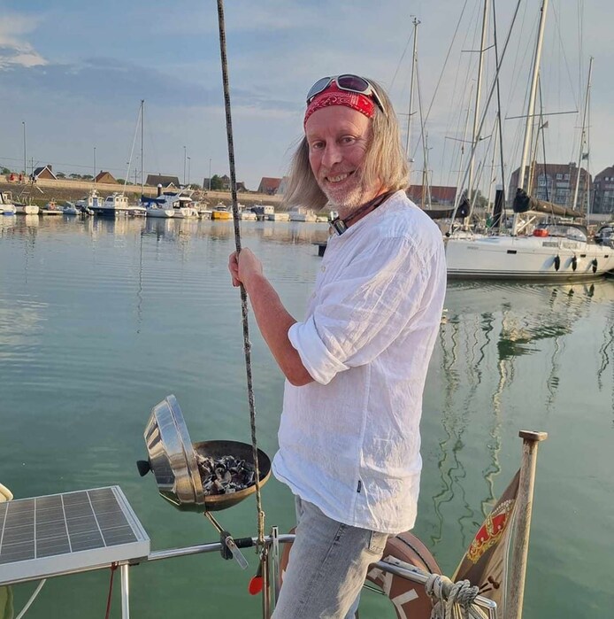 Na 33 jaar sluit Wim (59) zijn bekende vishandel ‘Azuur’ in ...