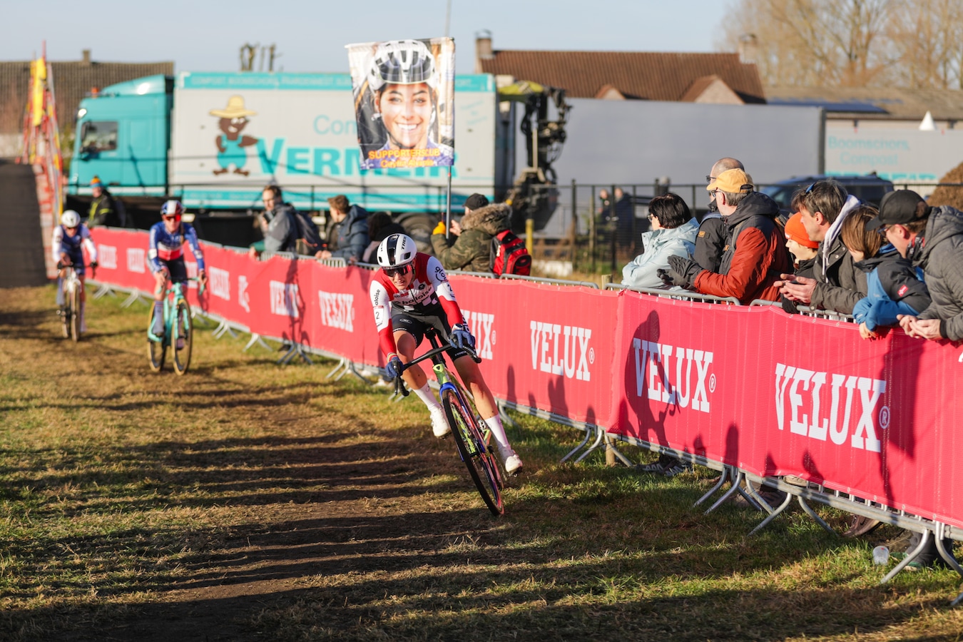 Massa volk geniet van wereldbekercross in Dendermonde | Foto | hln.be