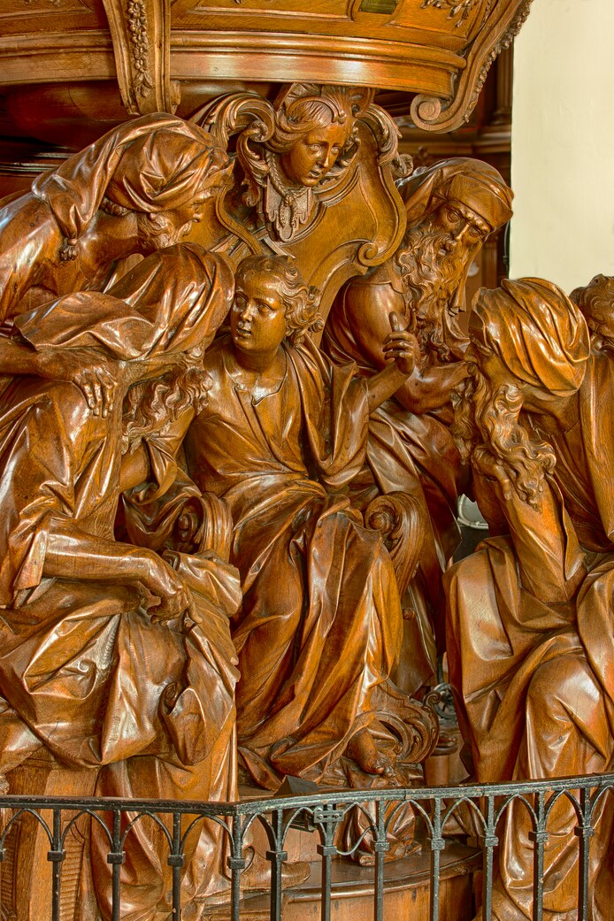 Alles wat je nog niet wist over de 300-jarige ‘peperbus’ van Lokeren ...