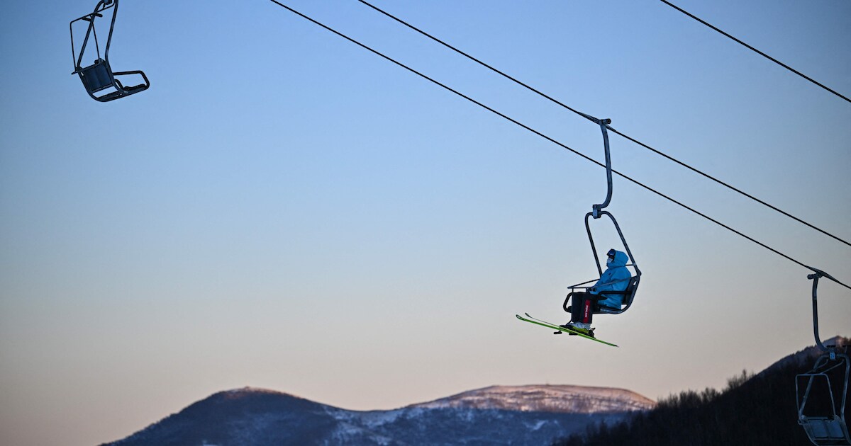 Amerikaanse man wordt uit skilift gekatapulteerd en overlijdt ...