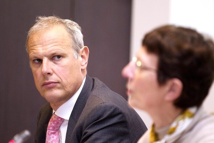 Marc Coucke staat buitenspel in zijn eigen club: hoe ruzie met Wouter ...