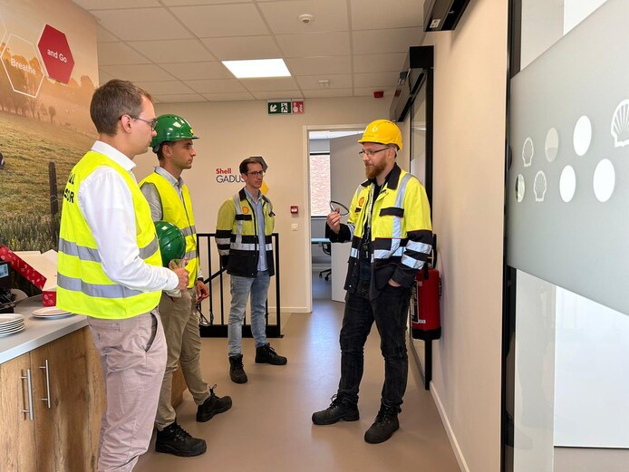 Stijn De Roo (CD&V) op werkstage bij Shell: “Meer dan tankstations ...