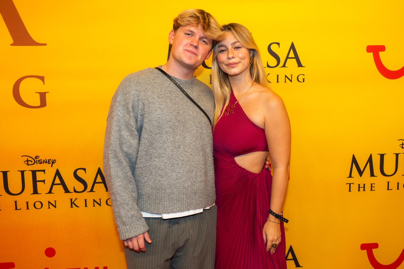 IN BEELD. BV’s brullen van plezier op filmpremière ‘Mufasa: The Lion ...