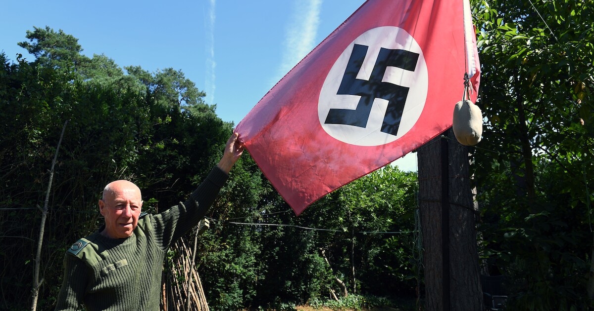 Hitlerfanaat (76) met huis vol nazisymbolen moet zich voor rechter ...