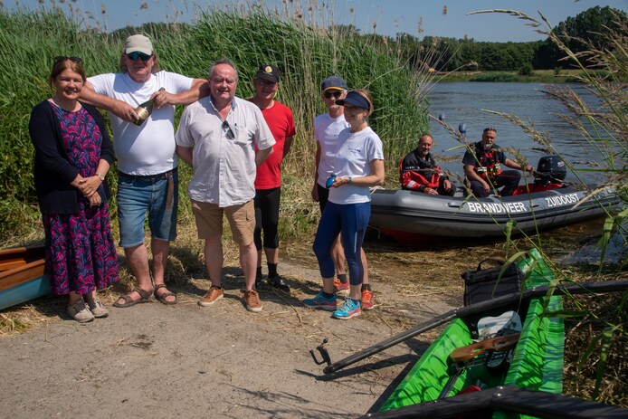 Nieuwe Roeiclub Scheldeland laat boten te water | Wichelen | hln.be