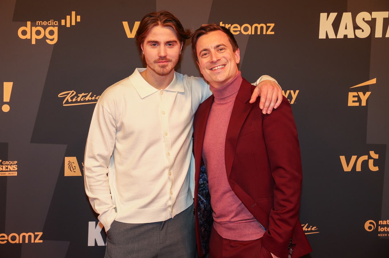 IN BEELD. Veel decolleté voor Zita Wauters en Siska Schoeters poseert ...