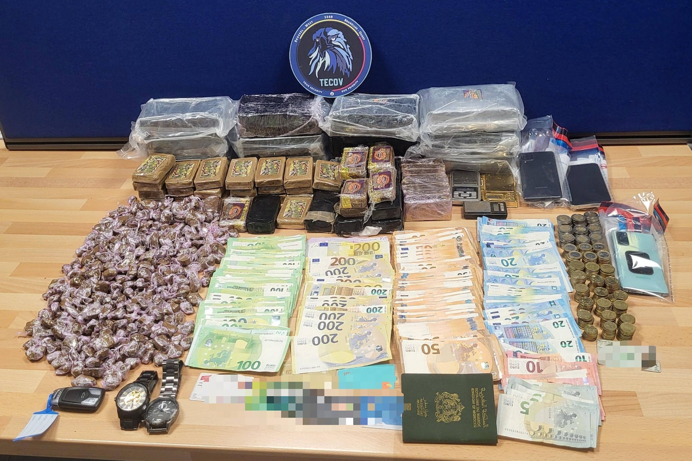 Grootschalige anti-drugsactie op openbaar vervoer in Sint-Jans ...