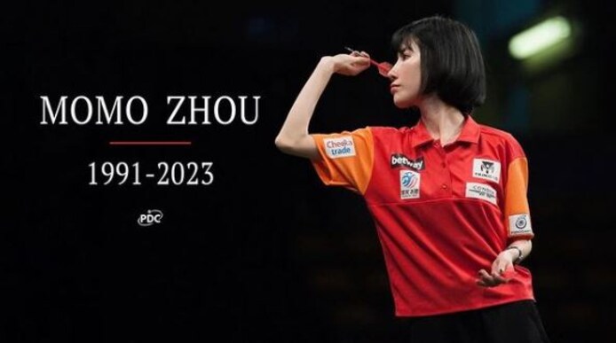 Dartswereld rouwt om Momo Zhou (31), vrouw die de sport op de kaart ...