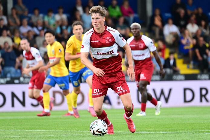 “Volledige wedstrijd achter de feiten aangelopen”: Zulte Waregem-coach ...