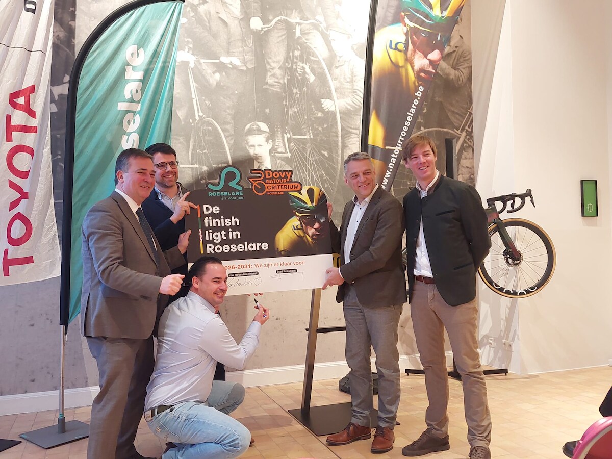 Roeselare schrijft wielergeschiedenis met inclusieve tijdrit tijdens ...