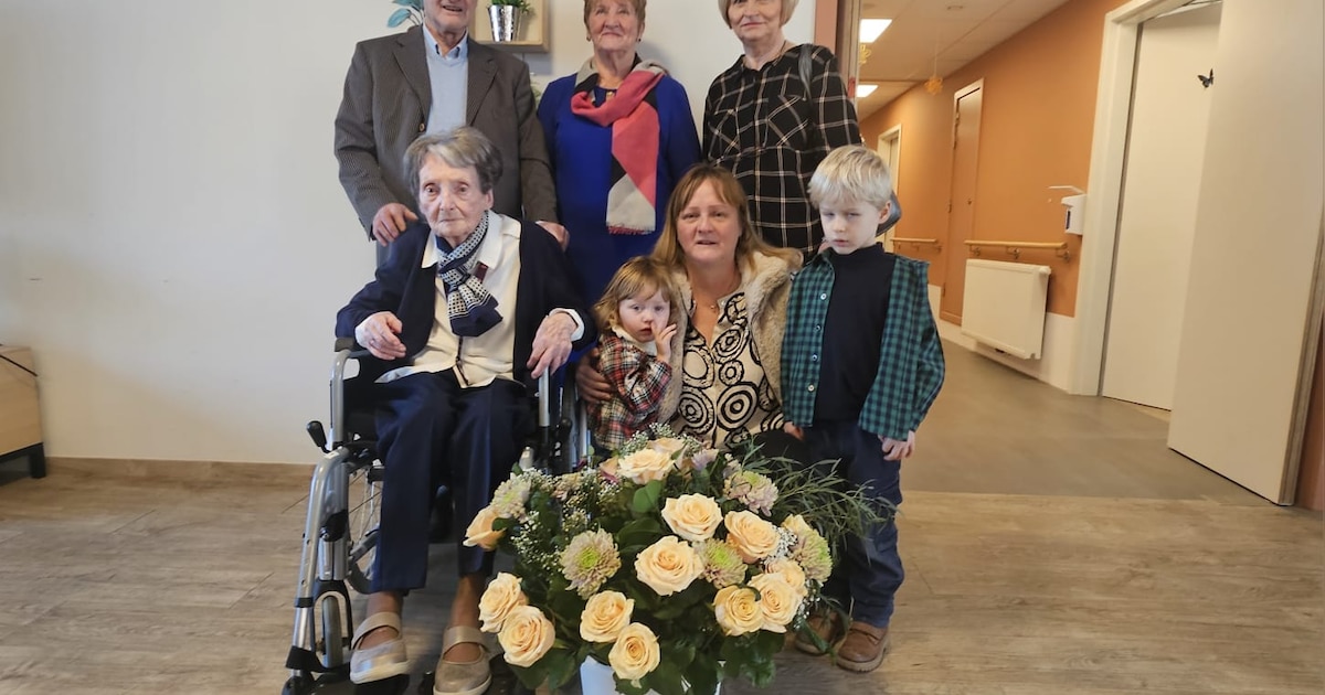 Alina (101) blaast 101 kaarsjes uit: “Mijn geheim? Gewoon leven ...